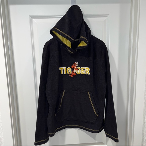 Winnie Pooh | Tops | Vintage Tigger Winnie The Pooh Adult Sz L Hooded ...